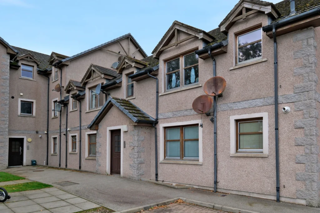 Properties Archive - Peterkins